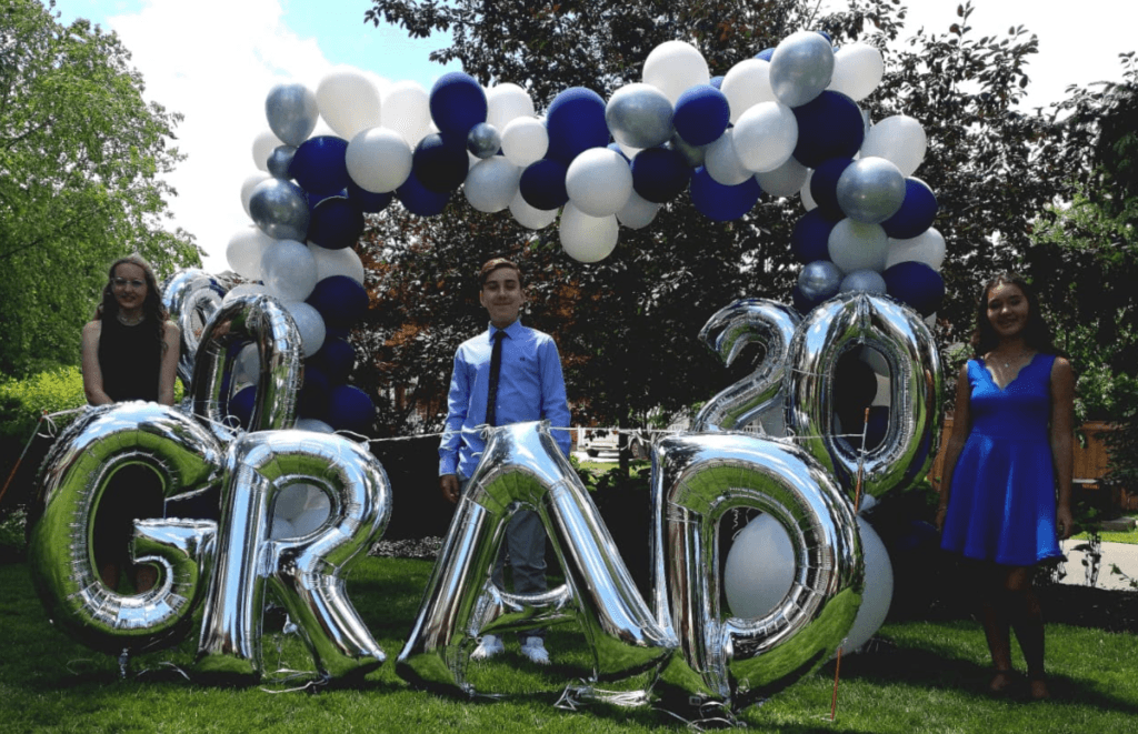 Mississauga Balloon Décor Service to Celebrate Graduation | Marquee Lights